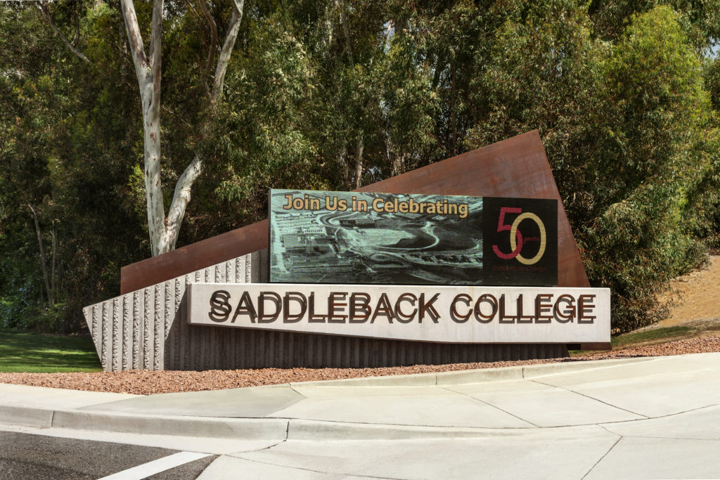 Saddleback College Marquee & Landscape - HPI Architecture